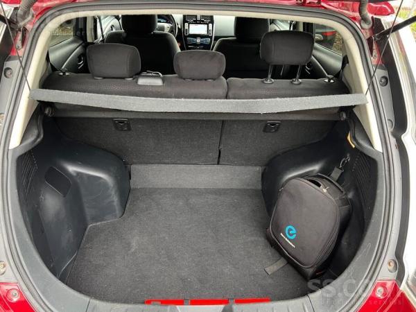 Nissan Leaf 2015 Rīga vietnē Sarkans Nissan Leaf 2015 Rīga, ar dzinēja tilpumu 0.00 L un nobraukumu 98 tūkst. km par 4777 €, foto 7 vietnē AUTOMOTO.COM.LV