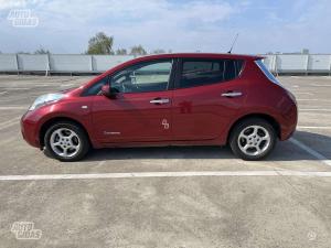 Red Nissan Leaf 2016 in Siauliai, with an engine capacity of 0.00 L and mileage of 51 thousand km for 6000 €, photo 5 on AUTOMOTO.COM.LV