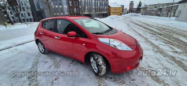 Red Nissan Leaf 2017 in Tallinn, with an engine capacity of 0.00 L and mileage of 70 thousand km for 8000 €, photo 1 on AUTOMOTO.COM.LV