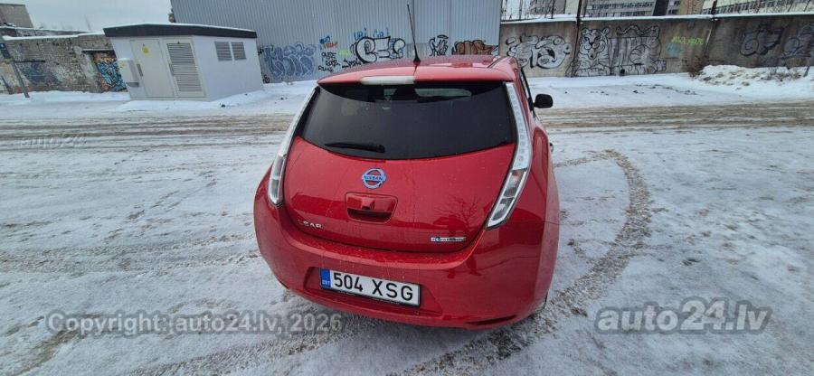 Red Nissan Leaf 2017 in Tallinn, with an engine capacity of 0.00 L and mileage of 70 thousand km for 8000 €, photo 5 on AUTOMOTO.COM.LV