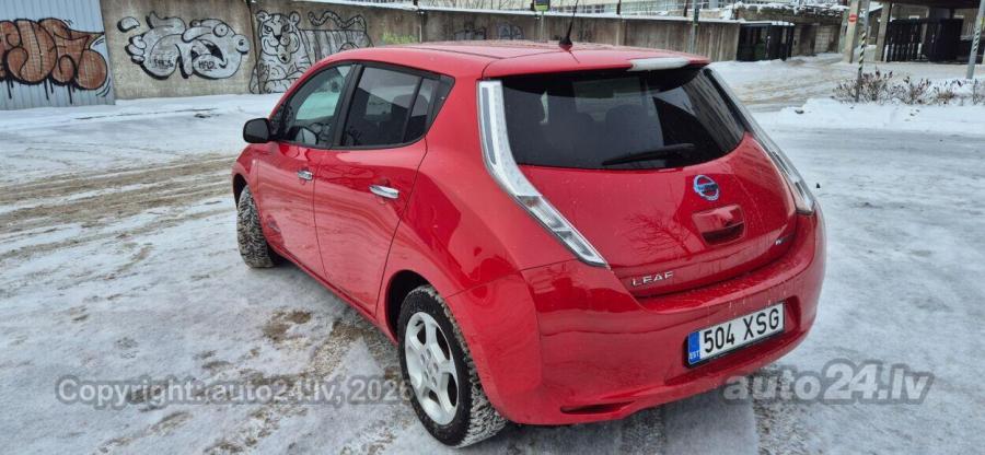 Red Nissan Leaf 2017 in Tallinn, with an engine capacity of 0.00 L and mileage of 70 thousand km for 8000 €, photo 6 on AUTOMOTO.COM.LV