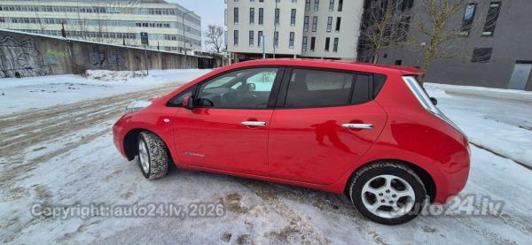 Red Nissan Leaf 2017 in Tallinn, with an engine capacity of 0.00 L and mileage of 70 thousand km for 8000 €, photo 7 on AUTOMOTO.COM.LV