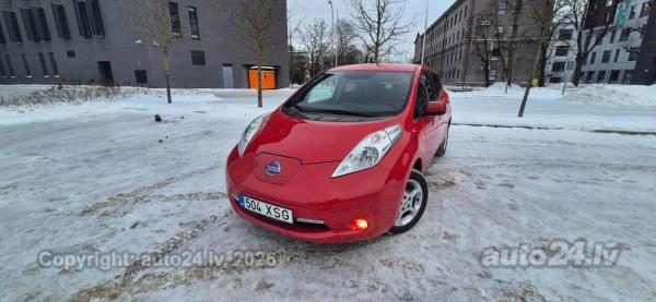 Red Nissan Leaf 2017 in Tallinn, with an engine capacity of 0.00 L and mileage of 70 thousand km for 8000 €, photo 9 on AUTOMOTO.COM.LV