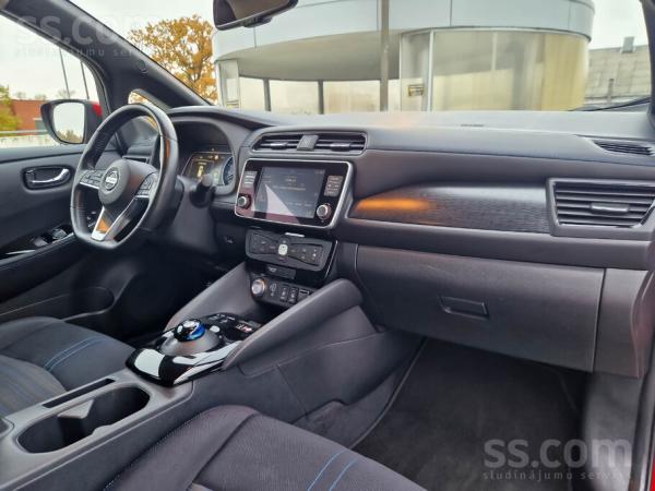 Red Nissan Leaf 2019 in Riga, with an engine capacity of 0.00 L and mileage of 90 thousand km for 12750 €, photo 11 on AUTOMOTO.COM.LV