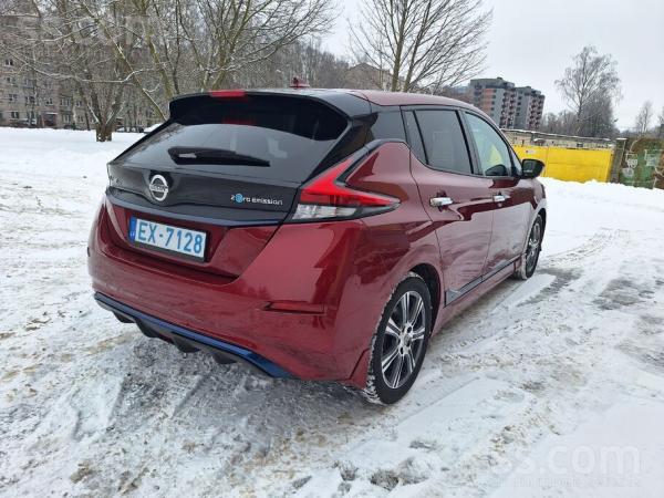 Red Nissan Leaf 2019 in Riga, with an engine capacity of 0.00 L and mileage of 52 thousand km for 12800 €, photo 3 on AUTOMOTO.COM.LV