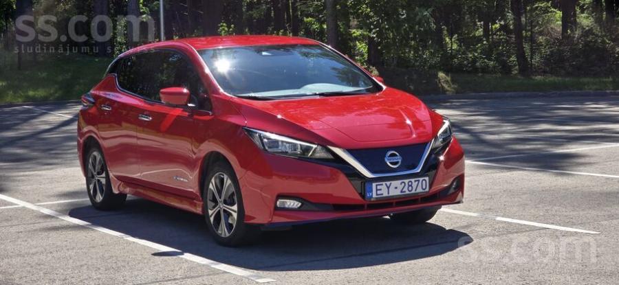 Red Nissan Leaf 2019 in Riga, with an engine capacity of 0.00 L and mileage of 89 thousand km for 13950 €, photo 4 on AUTOMOTO.COM.LV