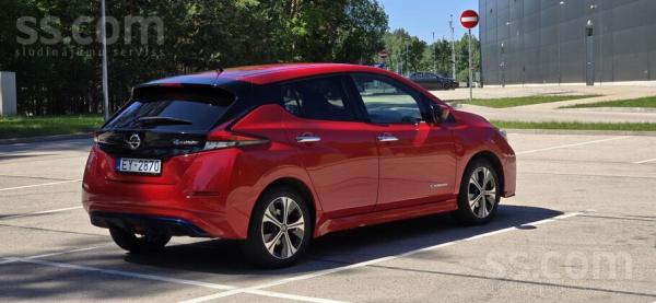 Red Nissan Leaf 2019 in Riga, with an engine capacity of 0.00 L and mileage of 89 thousand km for 13950 €, photo 5 on AUTOMOTO.COM.LV