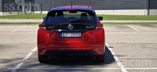 Red Nissan Leaf 2019 in Riga, with an engine capacity of 0.00 L and mileage of 89 thousand km for 13950 €, photo 6 on AUTOMOTO.COM.LV