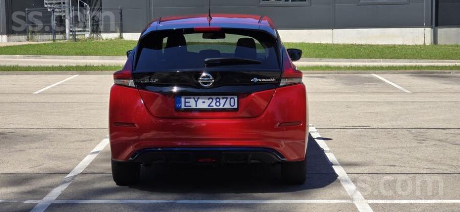 Red Nissan Leaf 2019 in Riga, with an engine capacity of 0.00 L and mileage of 89 thousand km for 13950 €, photo 7 on AUTOMOTO.COM.LV
