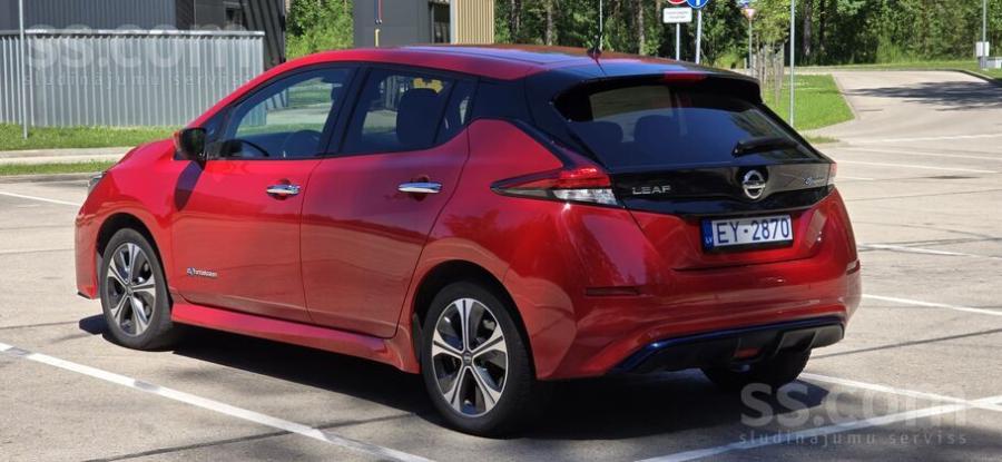 Red Nissan Leaf 2019 in Riga, with an engine capacity of 0.00 L and mileage of 89 thousand km for 13950 €, photo 8 on AUTOMOTO.COM.LV