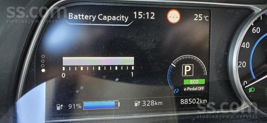 Red Nissan Leaf 2019 in Riga, with an engine capacity of 0.00 L and mileage of 89 thousand km for 13950 €, photo 14 on AUTOMOTO.COM.LV