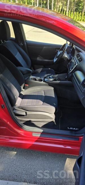 Red Nissan Leaf 2019 in Riga, with an engine capacity of 0.00 L and mileage of 89 thousand km for 13950 €, photo 16 on AUTOMOTO.COM.LV