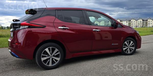 Red Nissan Leaf 2019 in Riga, with an engine capacity of 0.00 L and mileage of 144 thousand km for 12200 €, photo 5 on AUTOMOTO.COM.LV