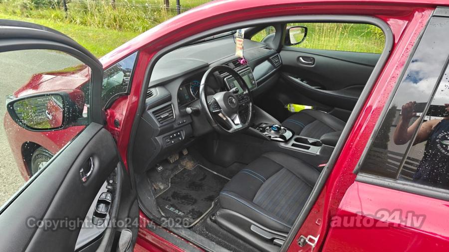 Red Nissan Leaf 2019 in Tallinn, with an engine capacity of 0.00 L and mileage of 88 thousand km for 12900 €, photo 7 on AUTOMOTO.COM.LV