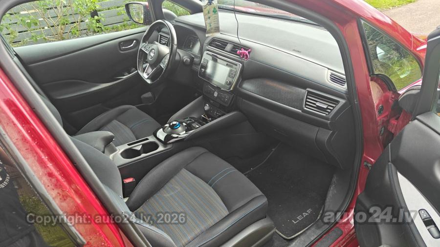 Red Nissan Leaf 2019 in Tallinn, with an engine capacity of 0.00 L and mileage of 88 thousand km for 12900 €, photo 10 on AUTOMOTO.COM.LV