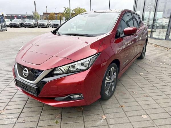 Red Nissan Leaf 2020 in Kaunas, with an engine capacity of 0.00 L and mileage of 86 thousand km for 12500 €, photo 1 on AUTOMOTO.COM.LV