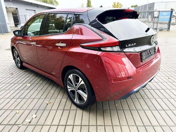 Red Nissan Leaf 2020 in Kaunas, with an engine capacity of 0.00 L and mileage of 86 thousand km for 12500 €, photo 4 on AUTOMOTO.COM.LV
