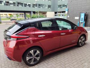 Red Nissan Leaf 2020 in Vilnius, with an engine capacity of 0.00 L and mileage of 117 thousand km for 11599 €, photo 8 on AUTOMOTO.COM.LV