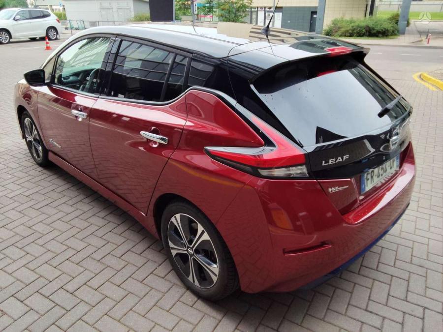 Red Nissan Leaf 2020 in Vilnius, with an engine capacity of 0.00 L and mileage of 117 thousand km for 11599 €, photo 10 on AUTOMOTO.COM.LV