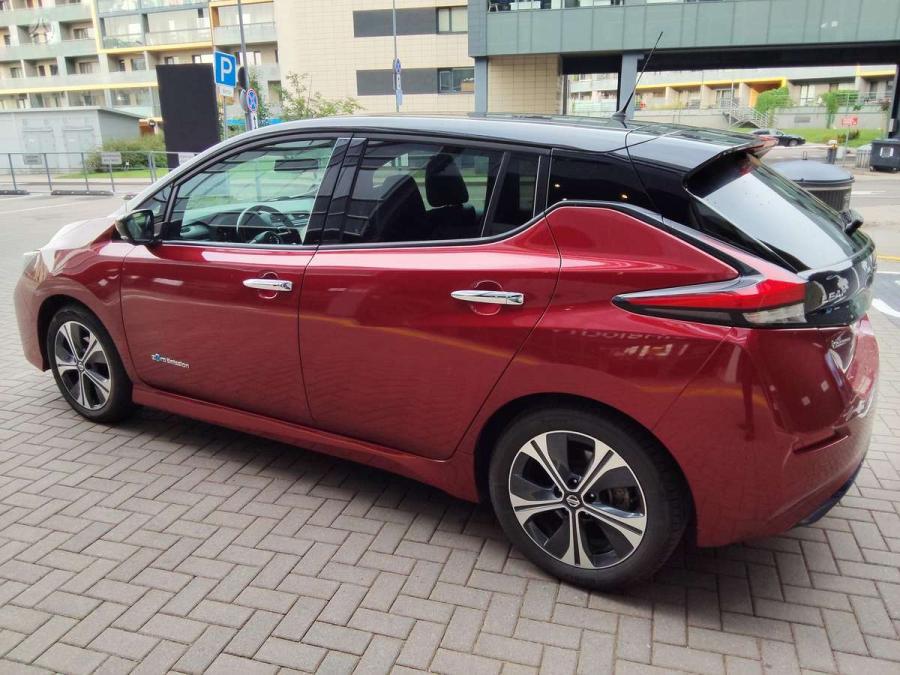 Red Nissan Leaf 2020 in Vilnius, with an engine capacity of 0.00 L and mileage of 117 thousand km for 11599 €, photo 12 on AUTOMOTO.COM.LV