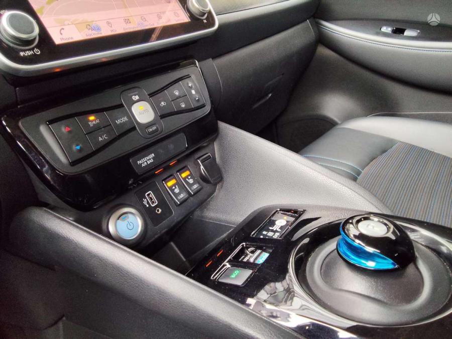 Red Nissan Leaf 2020 in Vilnius, with an engine capacity of 0.00 L and mileage of 117 thousand km for 11599 €, photo 16 on AUTOMOTO.COM.LV