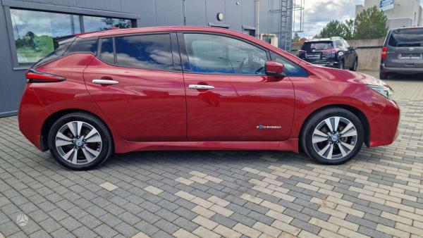 Sarkans Nissan Leaf 2020 Šauļi, ar dzinēja tilpumu 0.00 L un nobraukumu 180 tūkst. km par 10800 €, foto 8 vietnē AUTOMOTO.COM.LV