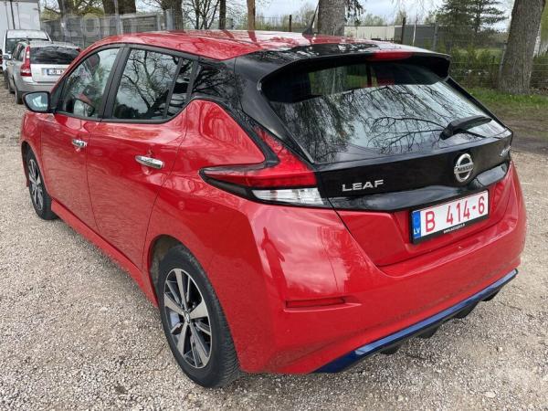Red Nissan Leaf 2021 in Riga, with an engine capacity of 0.00 L and mileage of 43 thousand km for 15490 €, photo 3 on AUTOMOTO.COM.LV