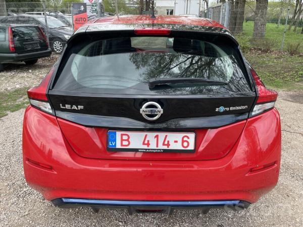 Red Nissan Leaf 2021 in Riga, with an engine capacity of 0.00 L and mileage of 43 thousand km for 15490 €, photo 4 on AUTOMOTO.COM.LV