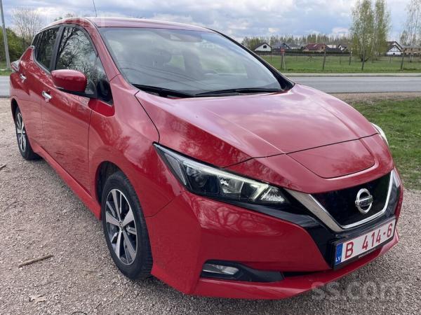 Red Nissan Leaf 2021 in Riga, with an engine capacity of 0.00 L and mileage of 43 thousand km for 15490 €, photo 7 on AUTOMOTO.COM.LV
