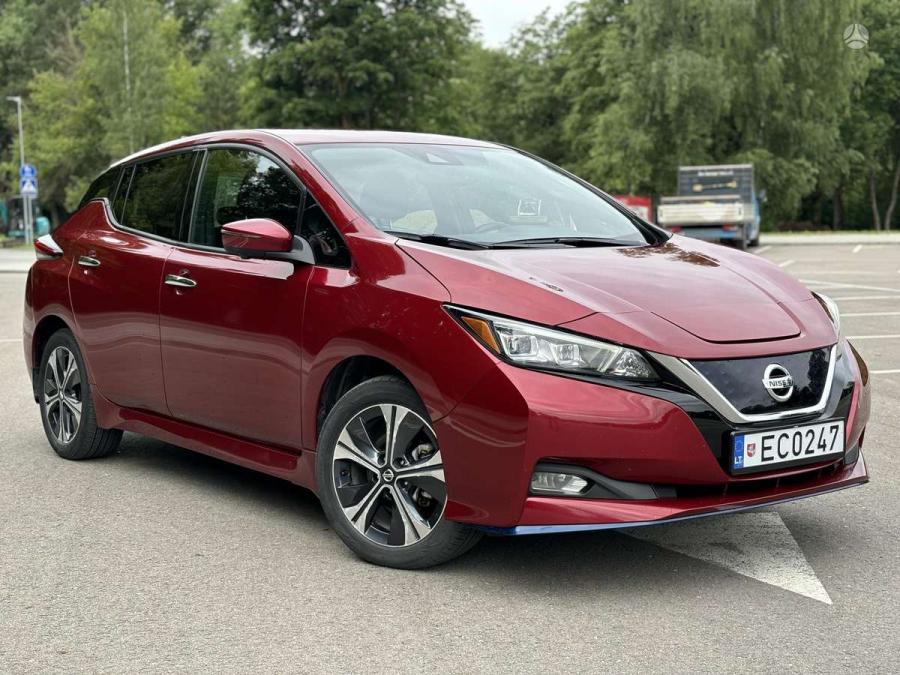 Sarkans Nissan Leaf 2021 Ukmergė, ar dzinēja tilpumu 0.00 L un nobraukumu 64 tūkst. km par 9400 €, foto 1 vietnē AUTOMOTO.COM.LV
