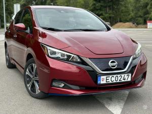 Sarkans Nissan Leaf 2021 Ukmergė, ar dzinēja tilpumu 0.00 L un nobraukumu 64 tūkst. km par 9400 €, foto 3 vietnē AUTOMOTO.COM.LV