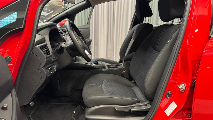 Sarkans Nissan Leaf 2021 Rīga, ar dzinēja tilpumu 0.00 L un nobraukumu 82 tūkst. km par 14990 €, foto 9 vietnē AUTOMOTO.COM.LV