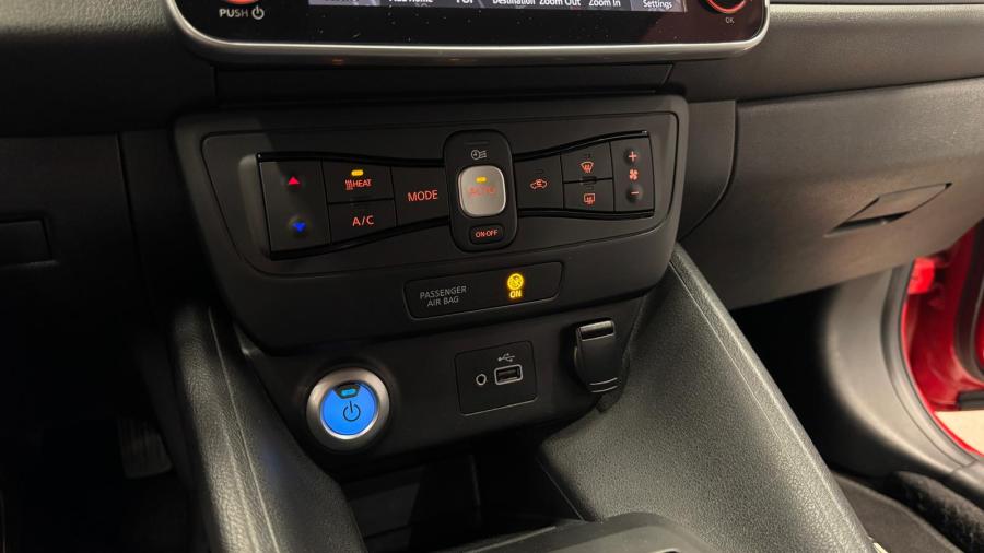 Sarkans Nissan Leaf 2021 Rīga, ar dzinēja tilpumu 0.00 L un nobraukumu 82 tūkst. km par 14990 €, foto 15 vietnē AUTOMOTO.COM.LV