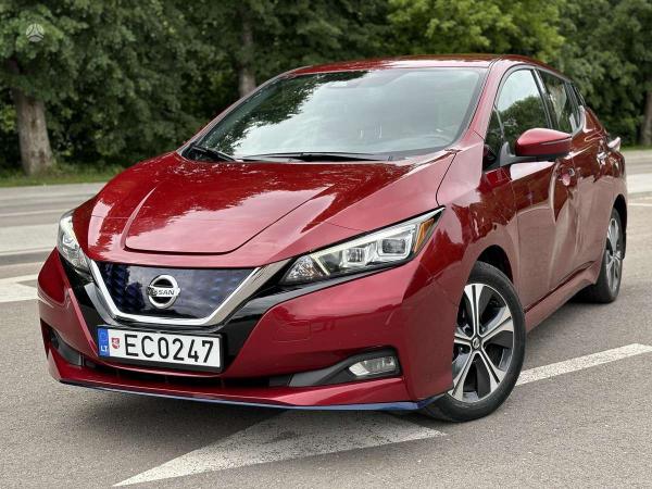 Red Nissan Leaf 2021 in Ukmerge, with an engine capacity of 0.00 L and mileage of 64 thousand km for 9400 €, photo 4 on AUTOMOTO.COM.LV