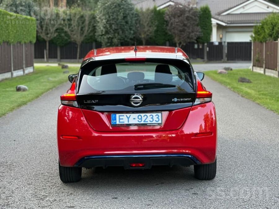 Red Nissan Leaf 2021 in Riga, with an engine capacity of 0.00 L and mileage of 53 thousand km for 14650 €, photo 8 on AUTOMOTO.COM.LV