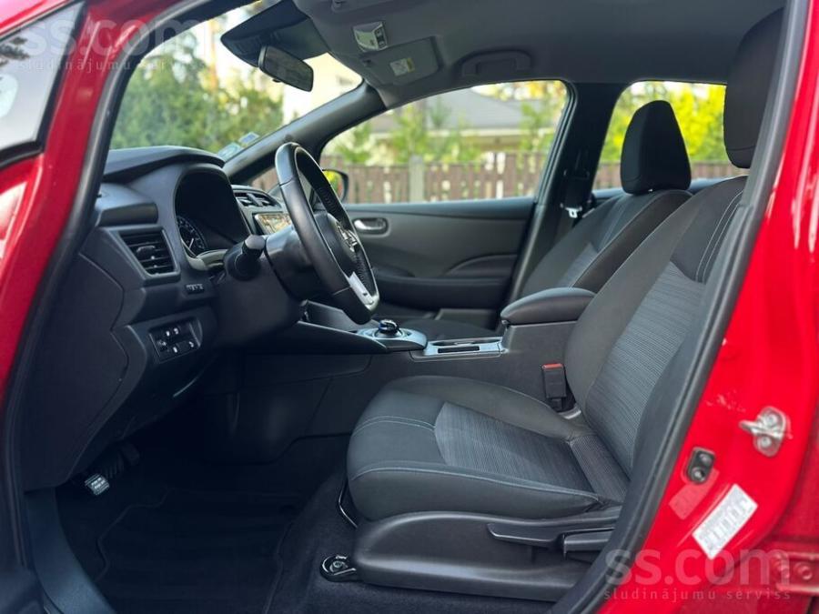 Red Nissan Leaf 2021 in Riga, with an engine capacity of 0.00 L and mileage of 53 thousand km for 14650 €, photo 11 on AUTOMOTO.COM.LV