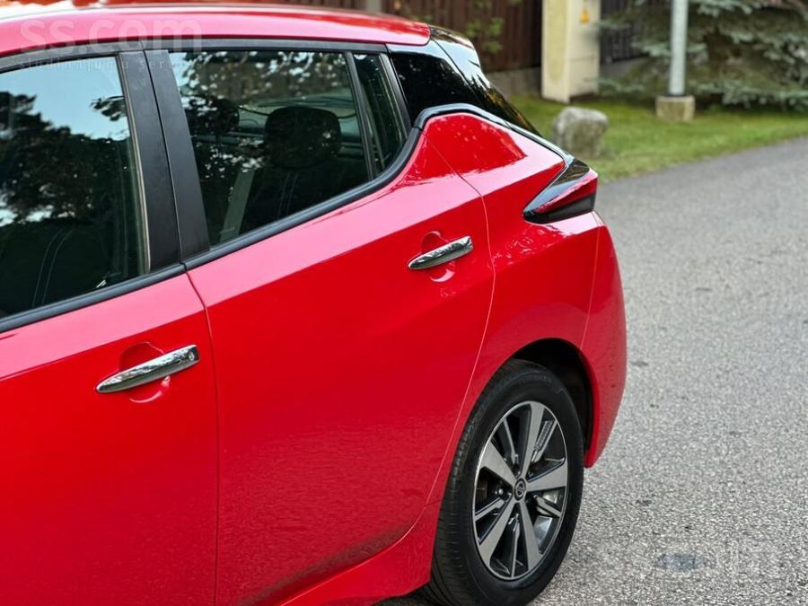 Red Nissan Leaf 2021 in Riga, with an engine capacity of 0.00 L and mileage of 53 thousand km for 14650 €, photo 29 on AUTOMOTO.COM.LV