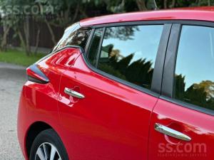 Red Nissan Leaf 2021 in Riga, with an engine capacity of 0.00 L and mileage of 53 thousand km for 14650 €, photo 30 on AUTOMOTO.COM.LV