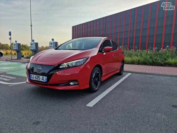 Red Nissan Leaf 2022 in Vilnius, with an engine capacity of 0.00 L and mileage of 49 thousand km for 15600 €, photo 1 on AUTOMOTO.COM.LV