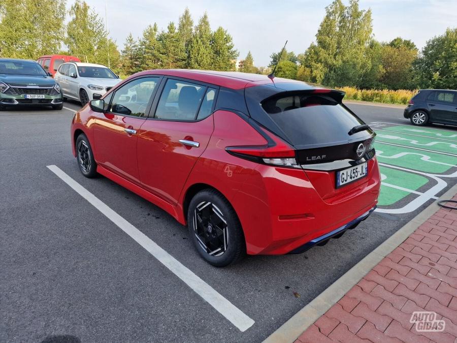 Red Nissan Leaf 2022 in Vilnius, with an engine capacity of 0.00 L and mileage of 49 thousand km for 15600 €, photo 4 on AUTOMOTO.COM.LV
