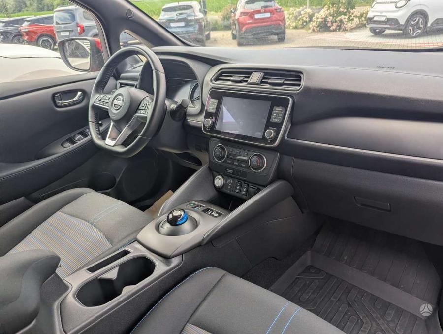 Sarkans Nissan Leaf 2022 Klaipėda, ar dzinēja tilpumu 0.00 L un nobraukumu 42 tūkst. km par 14800 €, foto 7 vietnē AUTOMOTO.COM.LV
