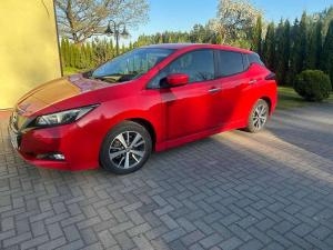 Red Nissan Leaf 2022 in Panevezys, with an engine capacity of 0.00 L and mileage of 40 thousand km for 13200 €, photo 1 on AUTOMOTO.COM.LV