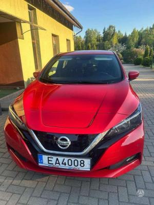 Red Nissan Leaf 2022 in Panevezys, with an engine capacity of 0.00 L and mileage of 40 thousand km for 13200 €, photo 4 on AUTOMOTO.COM.LV