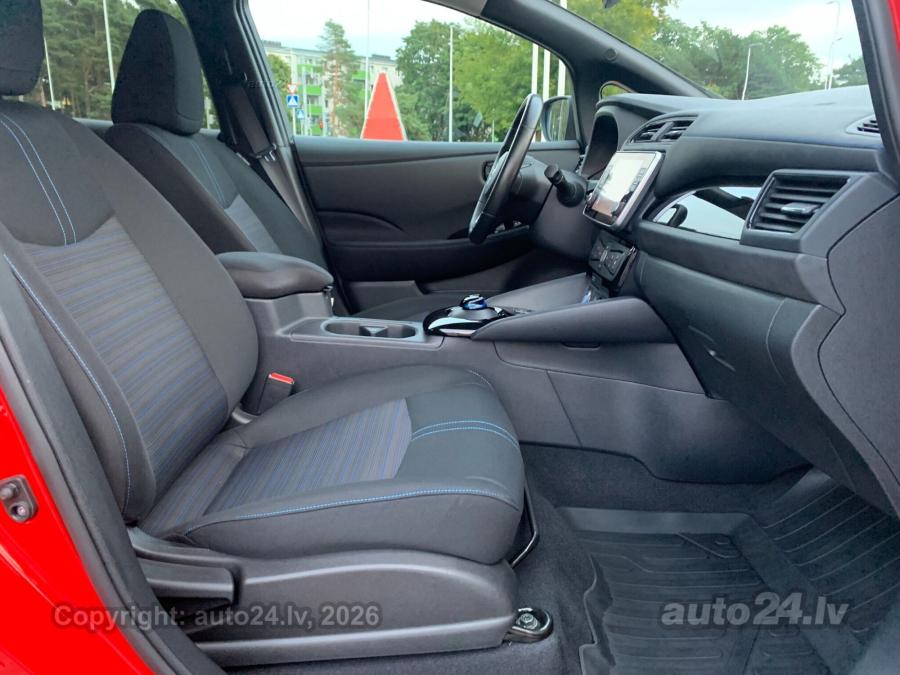 Red Nissan Leaf 2022 in Tallinn, with an engine capacity of 0.00 L and mileage of 53 thousand km for 15900 €, photo 13 on AUTOMOTO.COM.LV