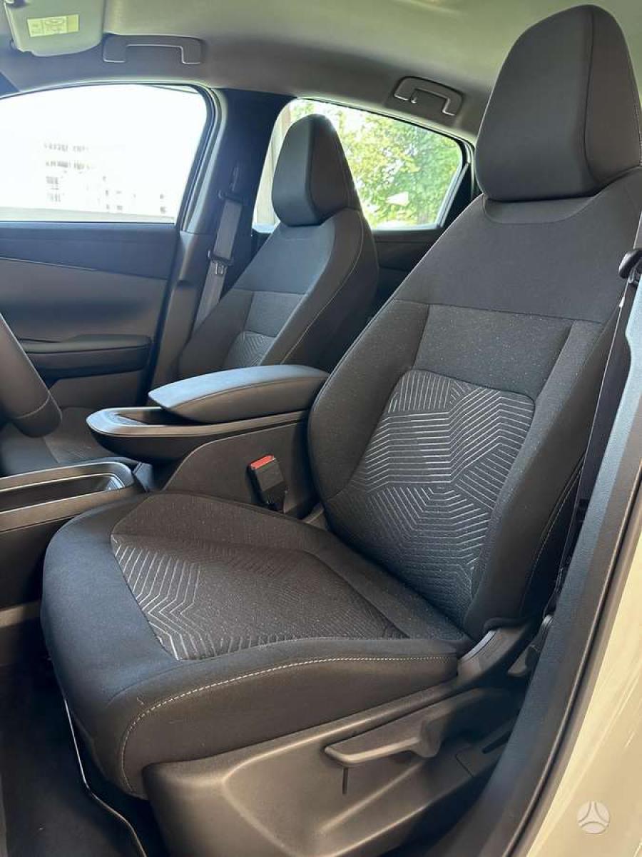 Balts Nissan Leaf 2026 Klaipėda, ar dzinēja tilpumu 0.00 L un nobraukumu 0 tūkst. km par 40890 €, foto 14 vietnē AUTOMOTO.COM.LV
