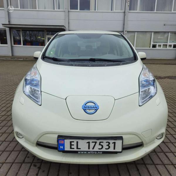 White Nissan Leaf 2012 in Marijampole, with an engine capacity of 0.00 L and mileage of 119 thousand km for 2200 €, photo 2 on AUTOMOTO.COM.LV