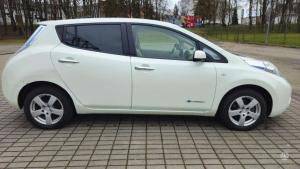 White Nissan Leaf 2012 in Marijampole, with an engine capacity of 0.00 L and mileage of 119 thousand km for 2200 €, photo 4 on AUTOMOTO.COM.LV