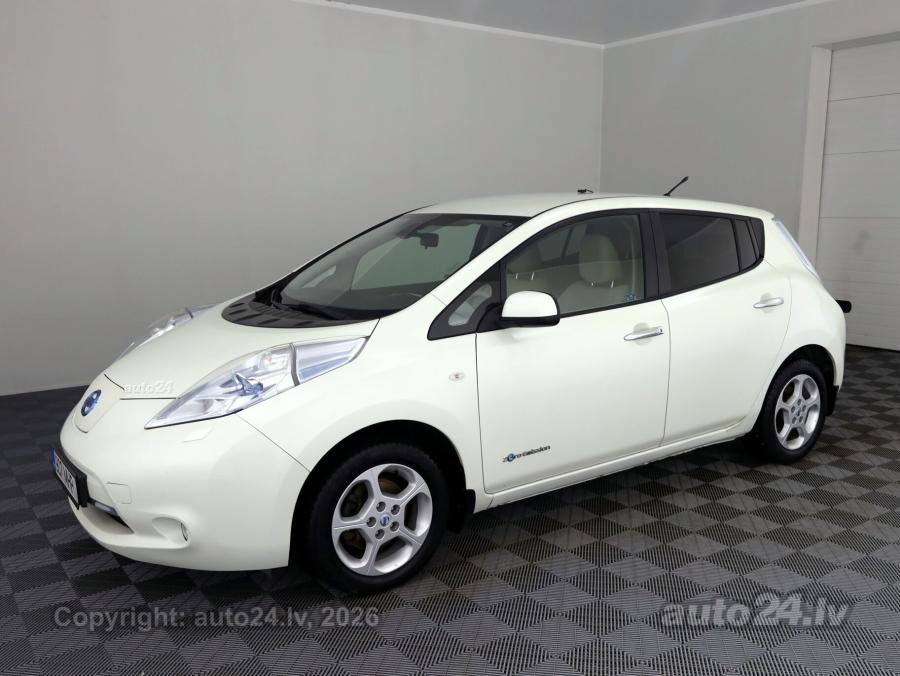 White Nissan Leaf 2012 in Tallinn, with an engine capacity of 0.00 L and mileage of 159 thousand km for 2999 €, photo 3 on AUTOMOTO.COM.LV