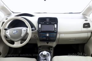 White Nissan Leaf 2012 in Tallinn, with an engine capacity of 0.00 L and mileage of 159 thousand km for 2999 €, photo 6 on AUTOMOTO.COM.LV