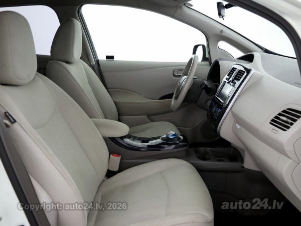 Balts Nissan Leaf 2012 Tallina, ar dzinēja tilpumu 0.00 L un nobraukumu 159 tūkst. km par 2999 €, foto 6 vietnē AUTOMOTO.COM.LV
